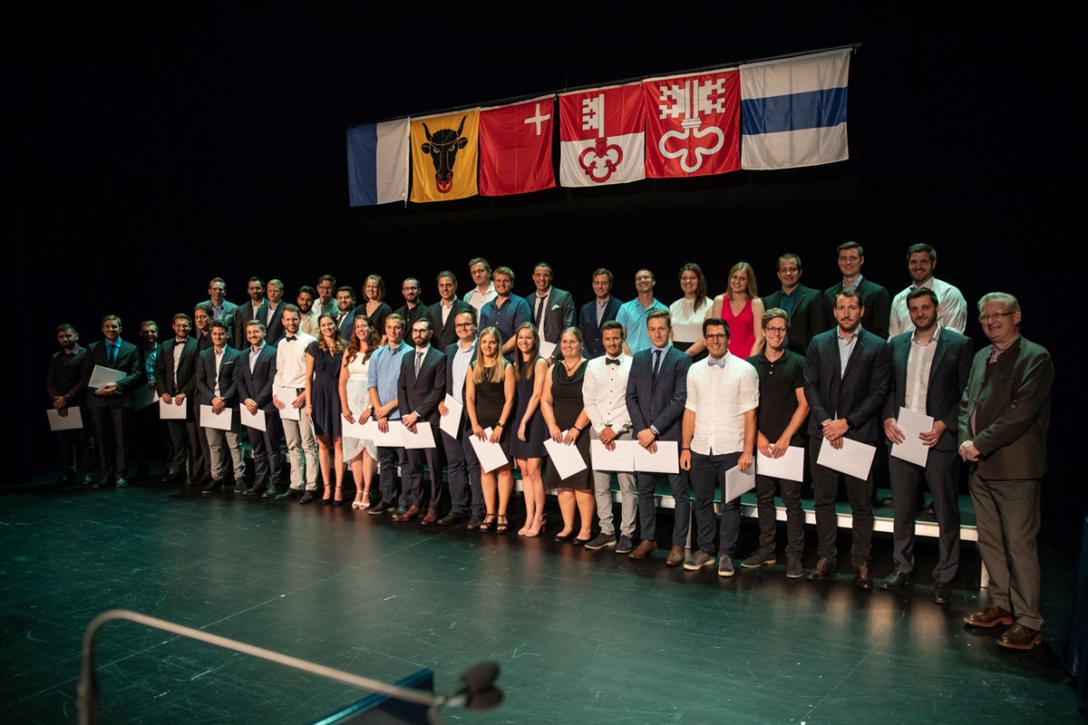 Hochschule Luzern – Informatik: 113 Absolventinnen und Absolventen ...