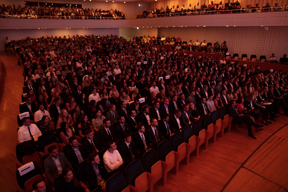 Hochschule Luzern – Wirtschaft: 431 Absolventinnen und Absolventen und ...