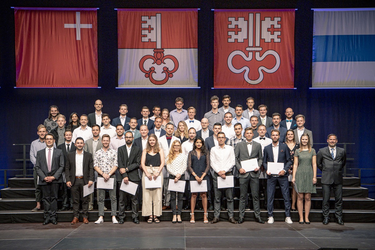 Diplomvergabe für 448 Absolventinnen und Absolventen der Hochschule ...