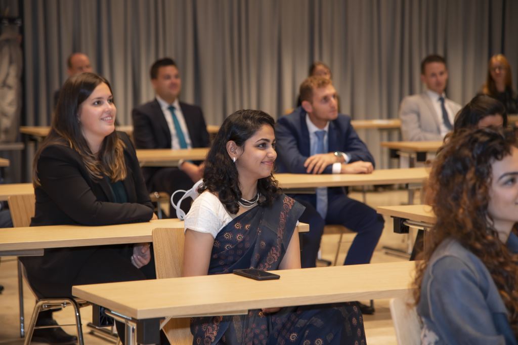 Wir gratulieren unseren diesjährigen Absolventinnen und Absolventen ...